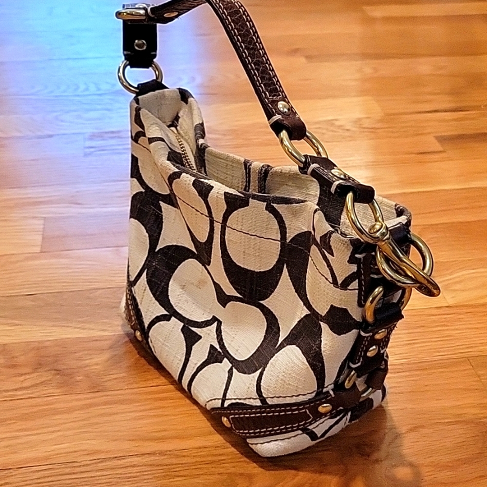 Coach Signature Carly In Khaki Canvas With Brown Sadd… - Gem